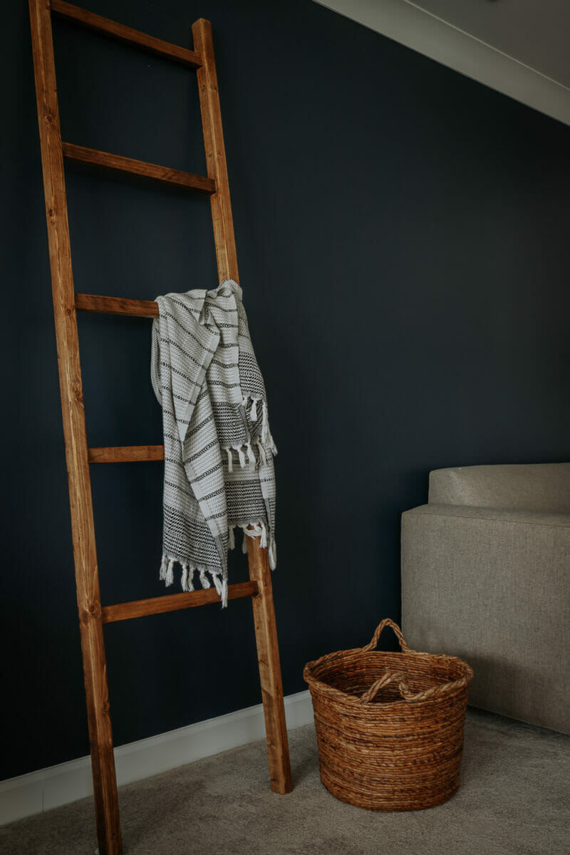 DIY Blanket Ladder From 2x4s