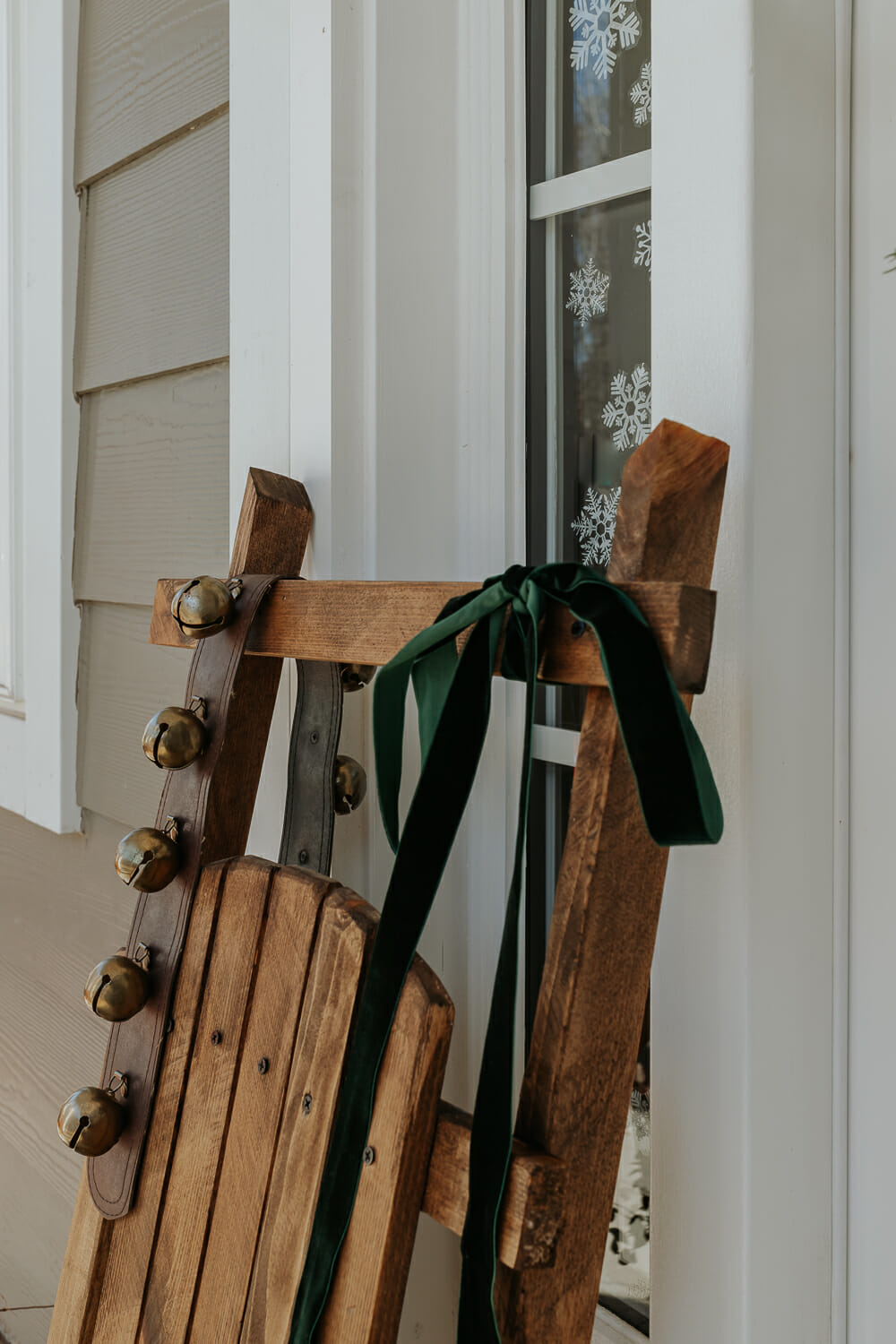 Easy DIY Wooden Sleigh Decoration