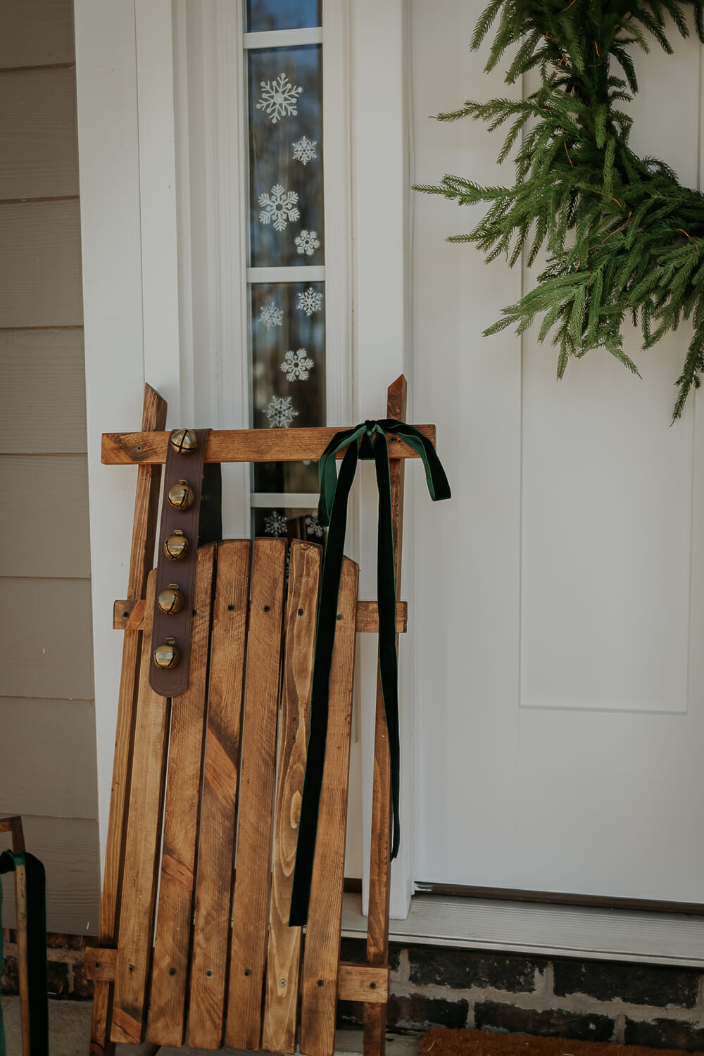 Easy DIY Wooden Sleigh Decoration