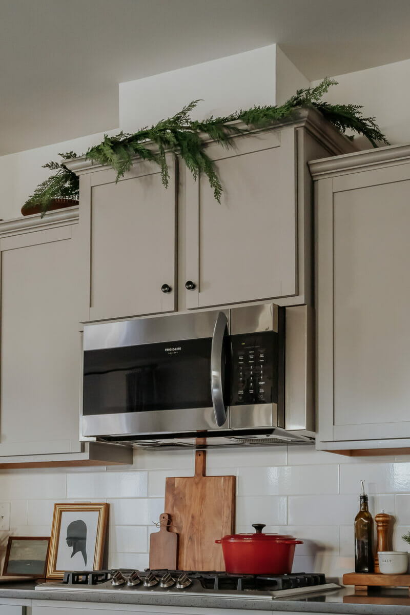 How To Decorate With Garland