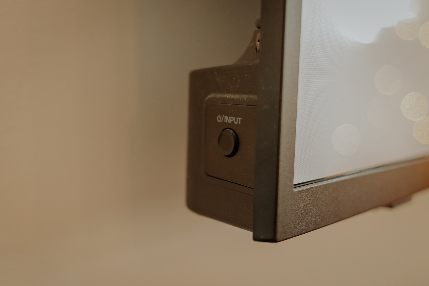 3 Creative Ways To Display Art On Your Smart TV