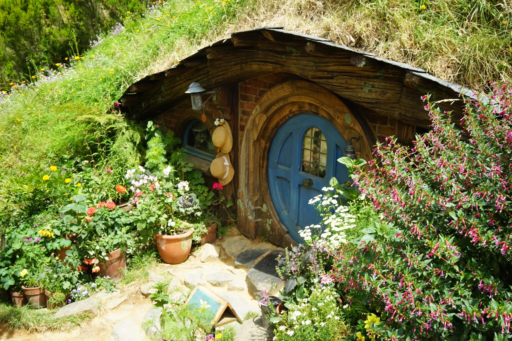 14 Hobbit-Style Homes That Could Inspire Unique Design Ideas