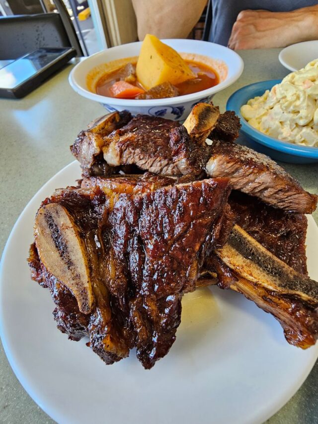 10 Hawaii BBQ Spots Keeping Old-School Smoking Traditions Alive