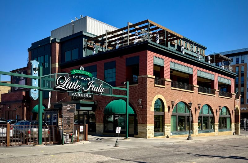 10 Spots St Paul, Minnesota Locals Go To For Pizza When The Snow Starts ...