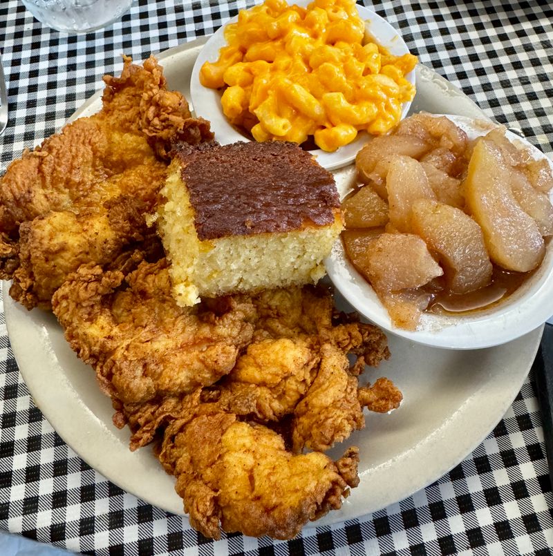 North Carolina Meat‑And‑Three Spots Where Cast Iron Meets Comfort