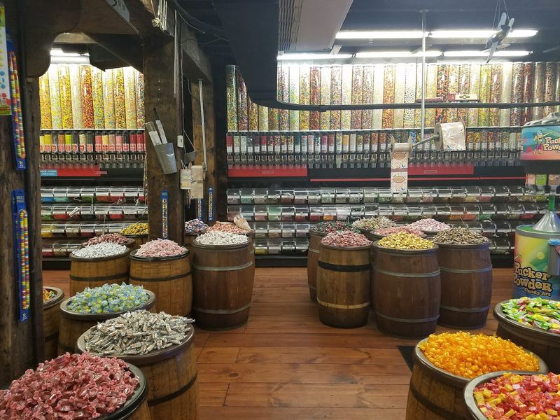 14 Whimsical Candy Shops In Georgia That Feel Like Willy Wonka's Factory