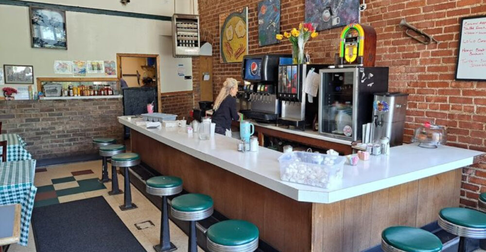 People Come From All Over Nebraska To Eat At This Homey Neighborhood Cafe