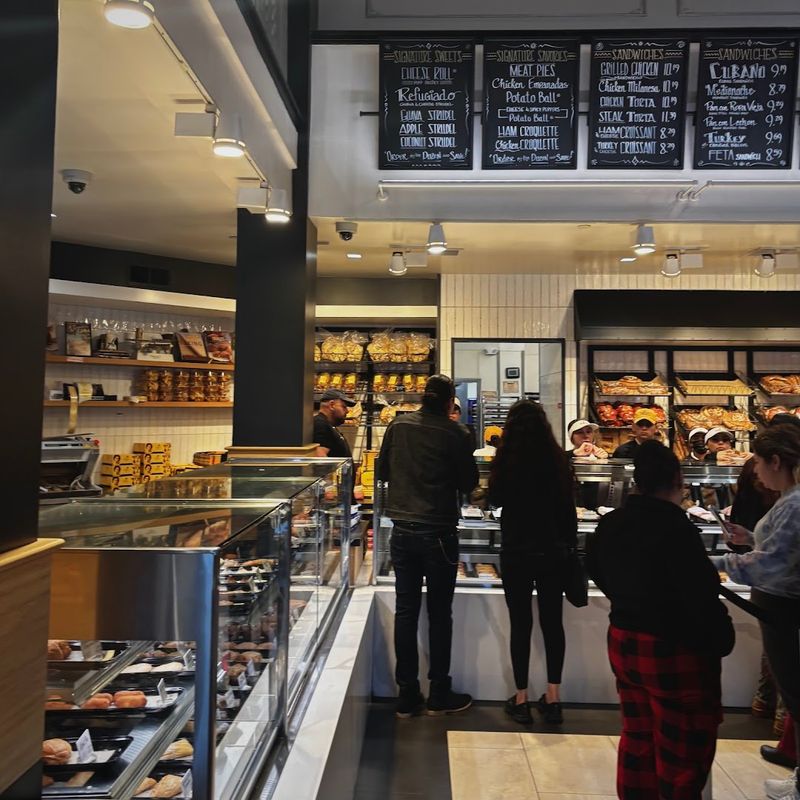 11 California Places Where The Bakery Case Causes Instant Decision Fatigue