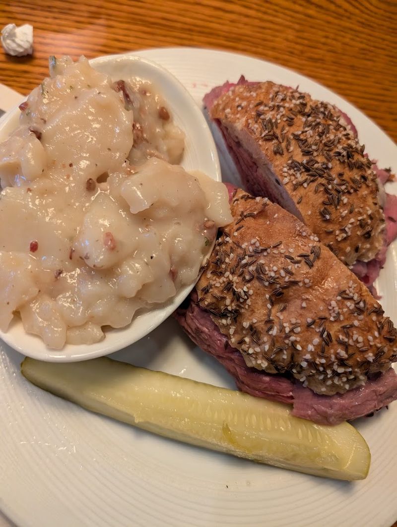 One Of New York's Best Beef On Weck Sandwiches Comes From This No ...