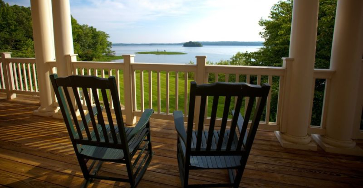 This North Carolina Club Has Some Of The Most Beautiful Lake Views In ...