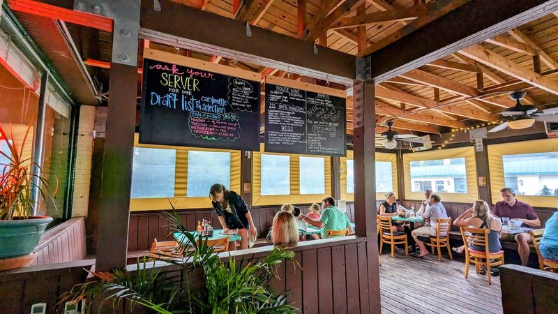10 Simple Virginia Restaurants Serving Exceptional Seafood