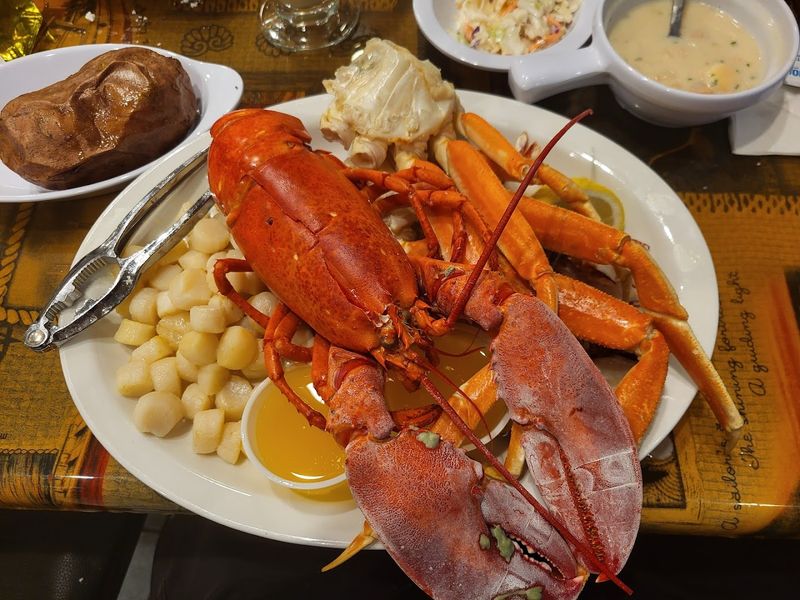 11 Florida Seafood Restaurants That Feel Like Well-Kept Local Favorites