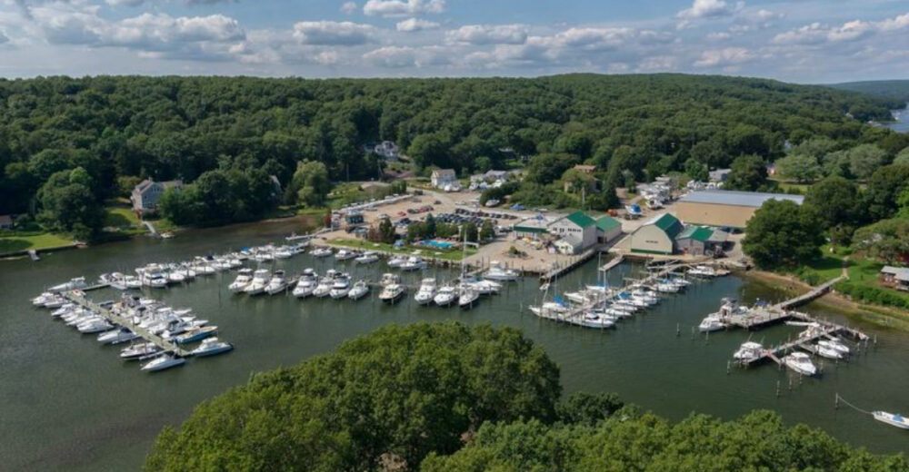 One Picturesque Waterfront Town In Connecticut Will Have You Feeling ...