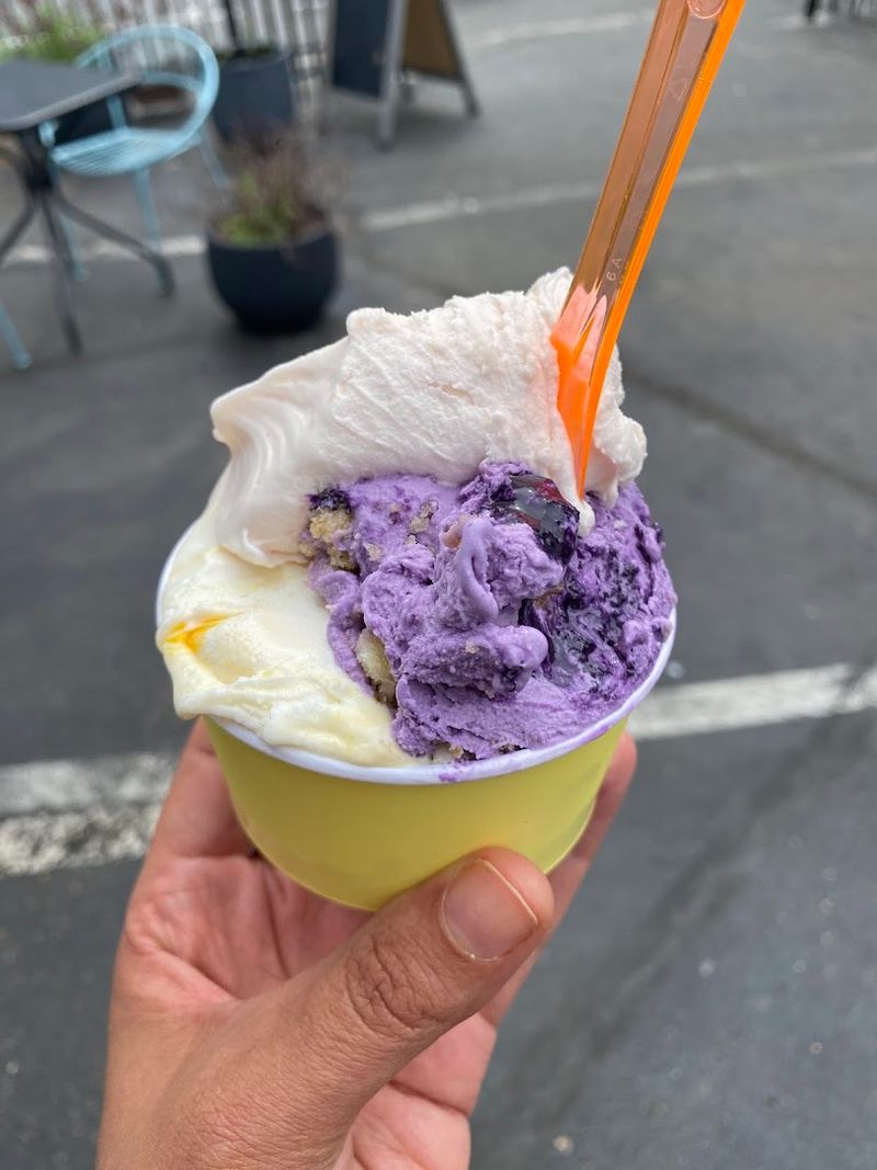 The Tiny Lexington, Kentucky Ice Cream Shop That Draws A Line Down The ...
