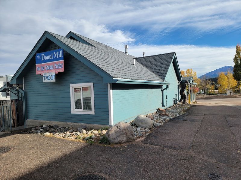 This Colorado Mountain Breakfast Spot Combines Comfort Food And ...