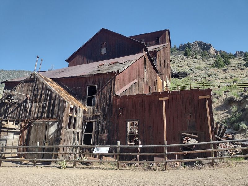 This Idaho Ghost Town Is One Of The State's Favorite Haunted Places To ...