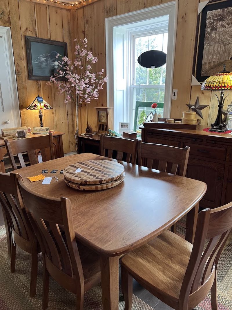This New York Amish Furniture Store Makes Every Mile Of The Drive Worth It