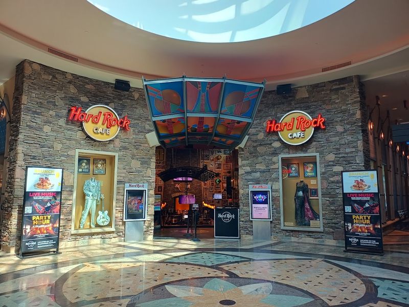 This Rock And Roll Restaurant In Connecticut Belongs On Every Rock Fan ...